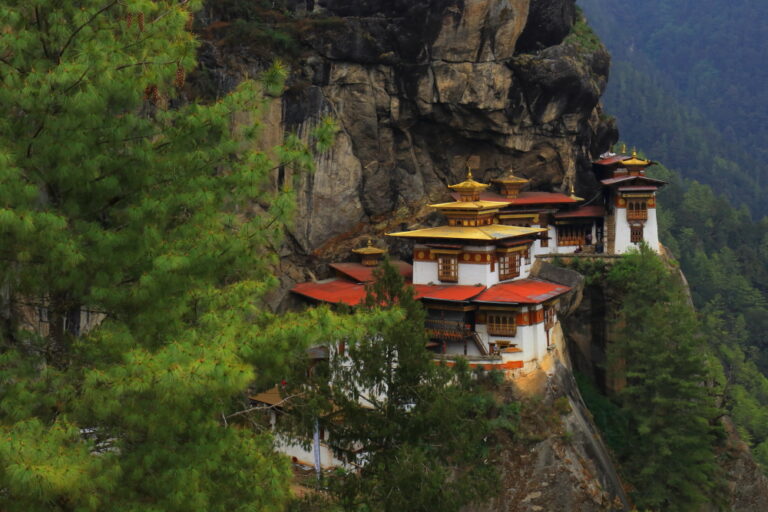The Ultimate Guide to Hike Taktsang (Tiger's Nest) Monastery in Paro ...