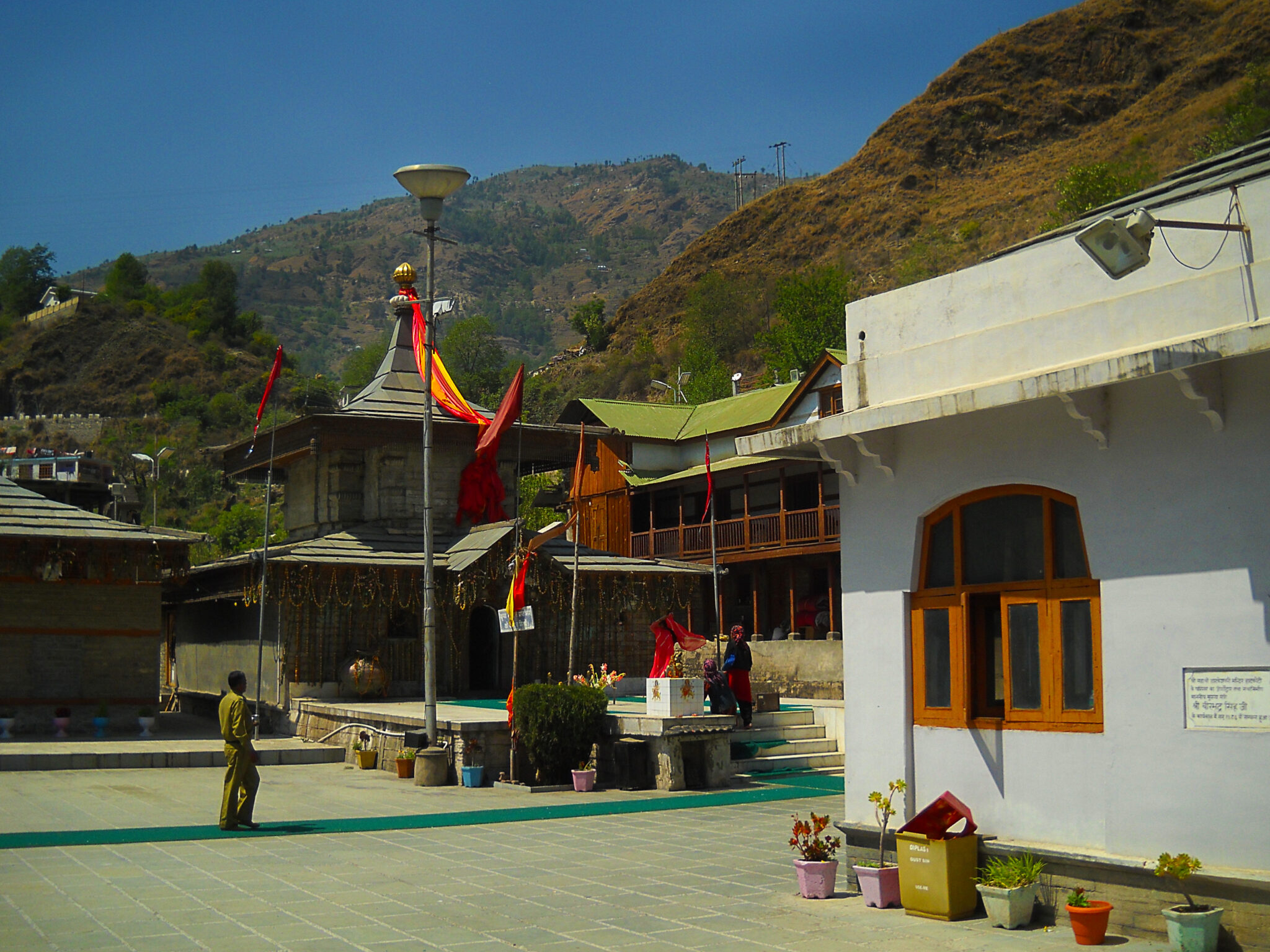 Kharapathar - A Himalayan Hamlet and An Offbeat destination near Shimla